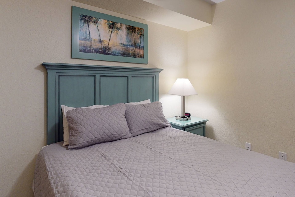 Direct Beachfront At Beautiful Sunset Vistas. - St. Pete Beach