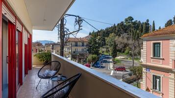 Apartamento superluxo, 2 quartos | Terraço/pátio