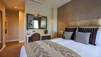 Quarto Clássico, 1 cama individual, não fumadores | Secretária, ferro/tábua de engomar, Wi-fi grátis