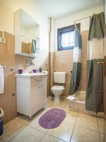 Suíte (Two bedroom Suite with shared Terrace) | Banheiro | Toalhas de banho 
