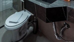 Suite | Casa de banho | Um polibã, toalhas fornecidas