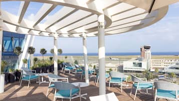 2 bares/lounges, bar na cobertura