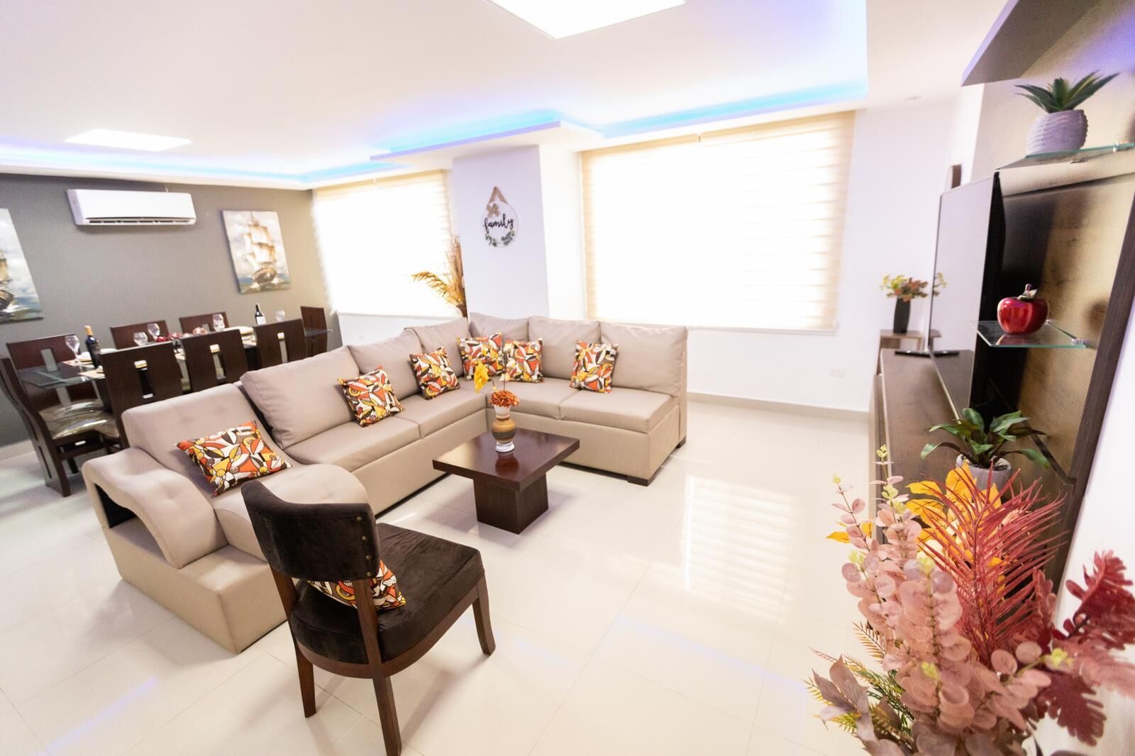 Lovely 3 Bedroom Ocean View Condo In The Heart Of Manta <Br><br> - Manta