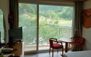 Quarto (Standard Room (Bed Room)) | 1 quarto, Wi-Fi de cortesia, roupa de cama