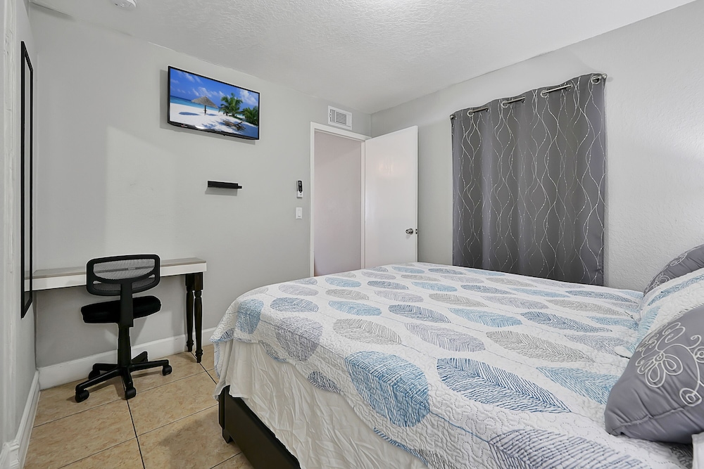 Comfortable Private Room For Two In Tampa: The Wanderlust - タンパ, FL