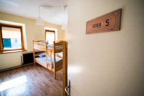 Quarto (Bunk beds in rooms Kozmus 5) | 10 quartos, roupa de cama fornecida