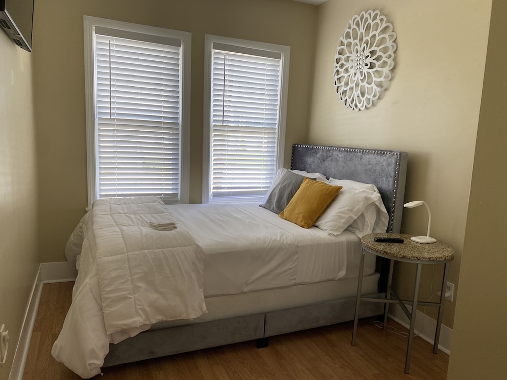 Comfy Easeful Two Bedroom Apartment. 30 Minutes To Boston - Bridgewater, MA