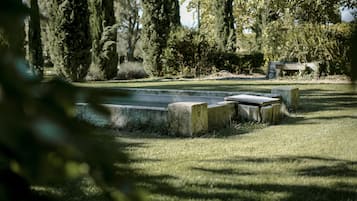 Piscina exterior sazonal