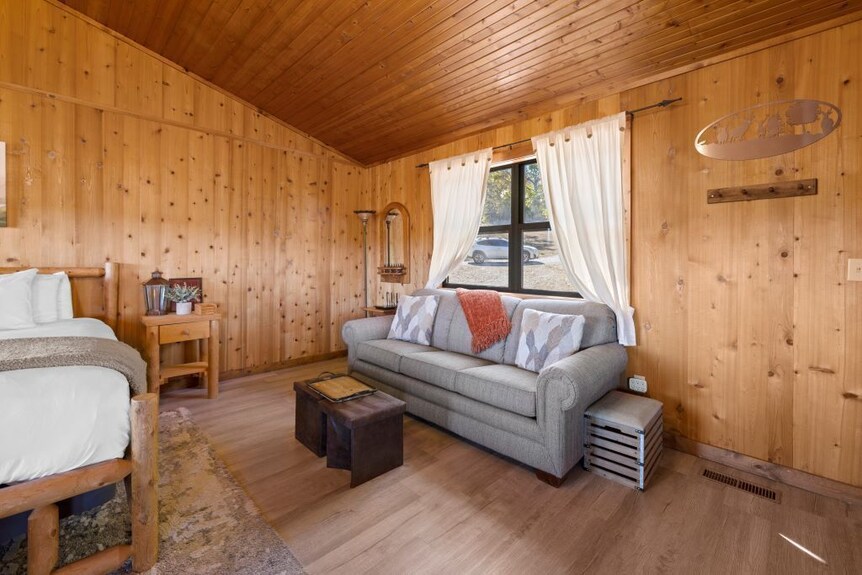 River Front Eagle Cabin Retreat On The Kings River - Table Rock Lake