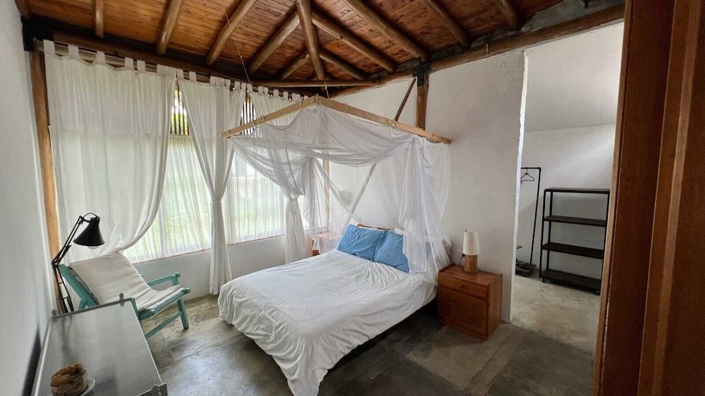 Cozy Designed Family Chalet Surrounded By Nature - 15 Mins To City - Girón