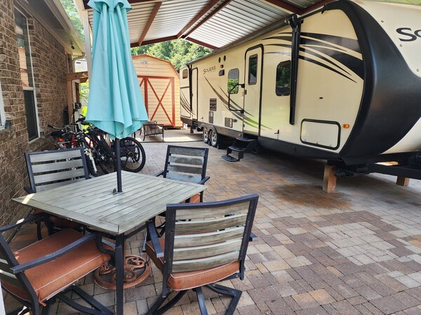 Glamping In The Suburbs - Katy, TX