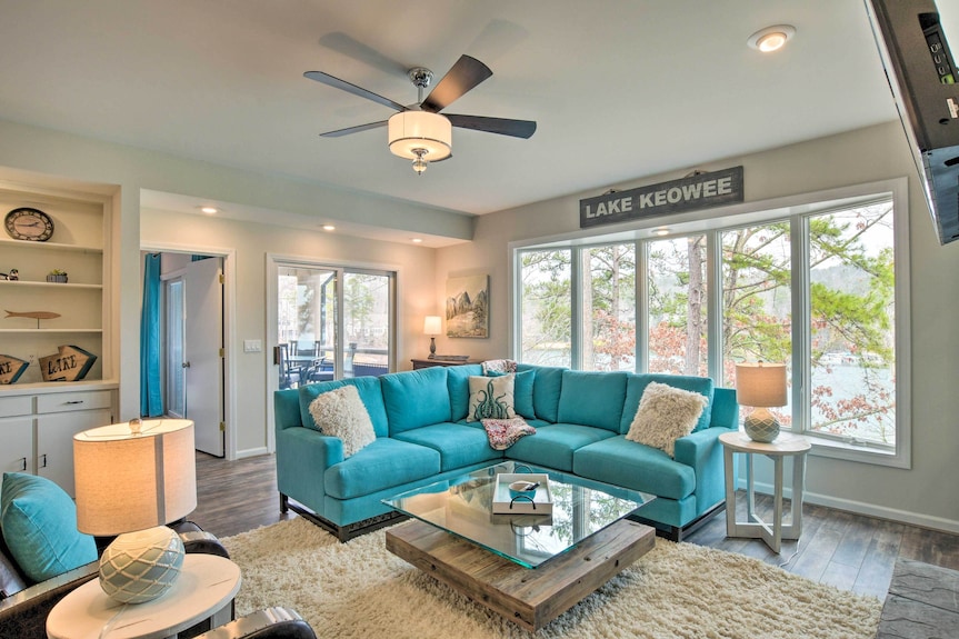 Lake Keowee Resort Condo: Waterfront Balcony - Walhalla, SC