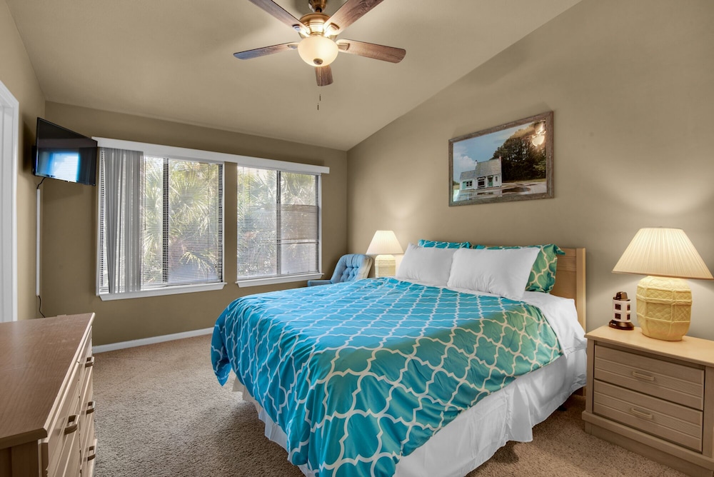 Great Location Spacious Townhome W/ Golf Cart. - Panama City Beach, FL