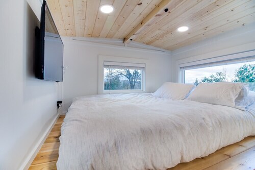 Broken Chair Ranch Bungalow - Jacksonville, OR