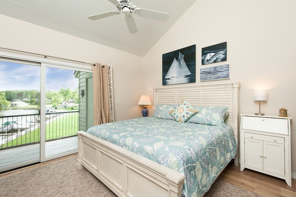 Landings 2 | Riverfront Condo With Pool, Near The Shoreline - South Haven, MI