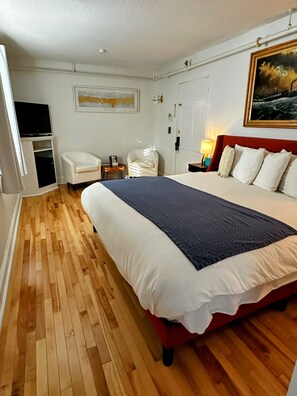 Quarto Clássico, 1 cama king-size | Wi-fi grátis, roupa de cama fornecida