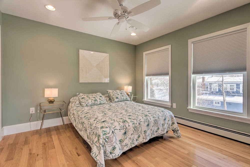 Renovated Barrington Cottage W/ Beach Access! - Rehoboth, MA