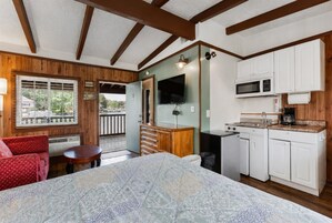 Quarto Premium, 1 cama queen-size, vista para o lago | Roupa de alta qualidade, edredões de penas