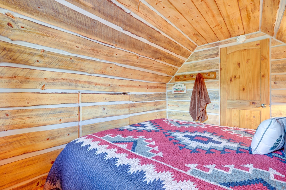 Jemez Springs Cabin W/ Stunning Mtn Views! - Jemez Springs, NM