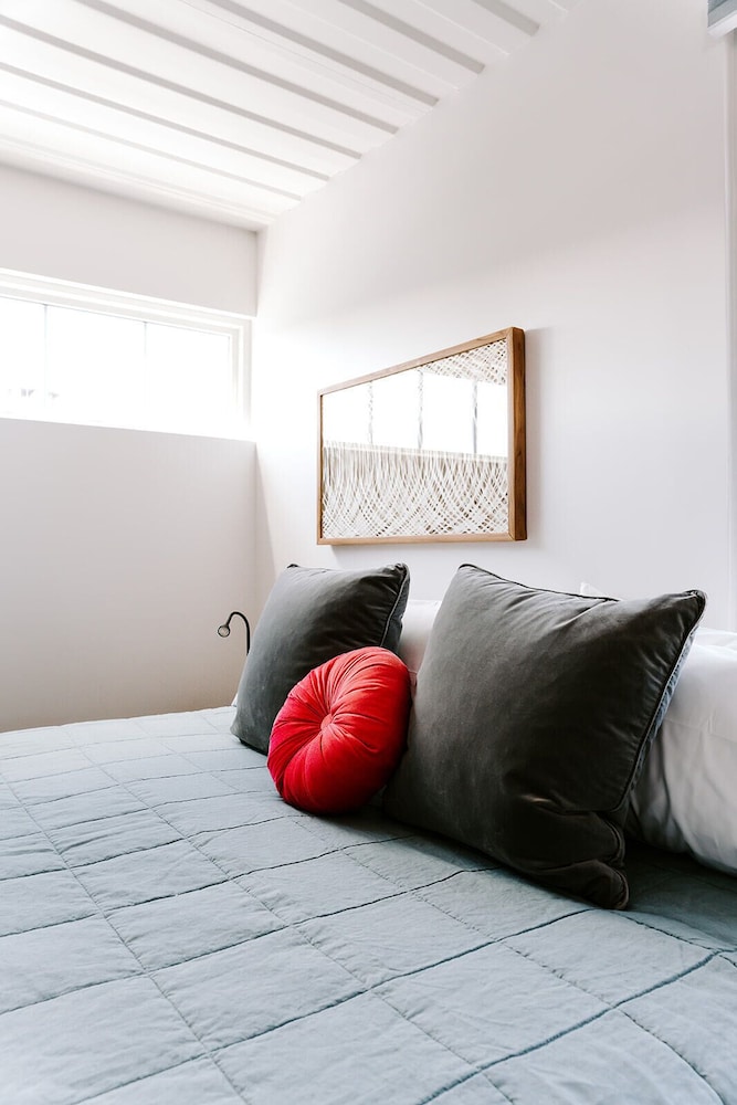 Shipping Container Guest House - Five Points - Denver