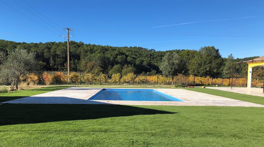 Property In Lorgues, Surrounded By The Vineyards Of Provence - Lorgues