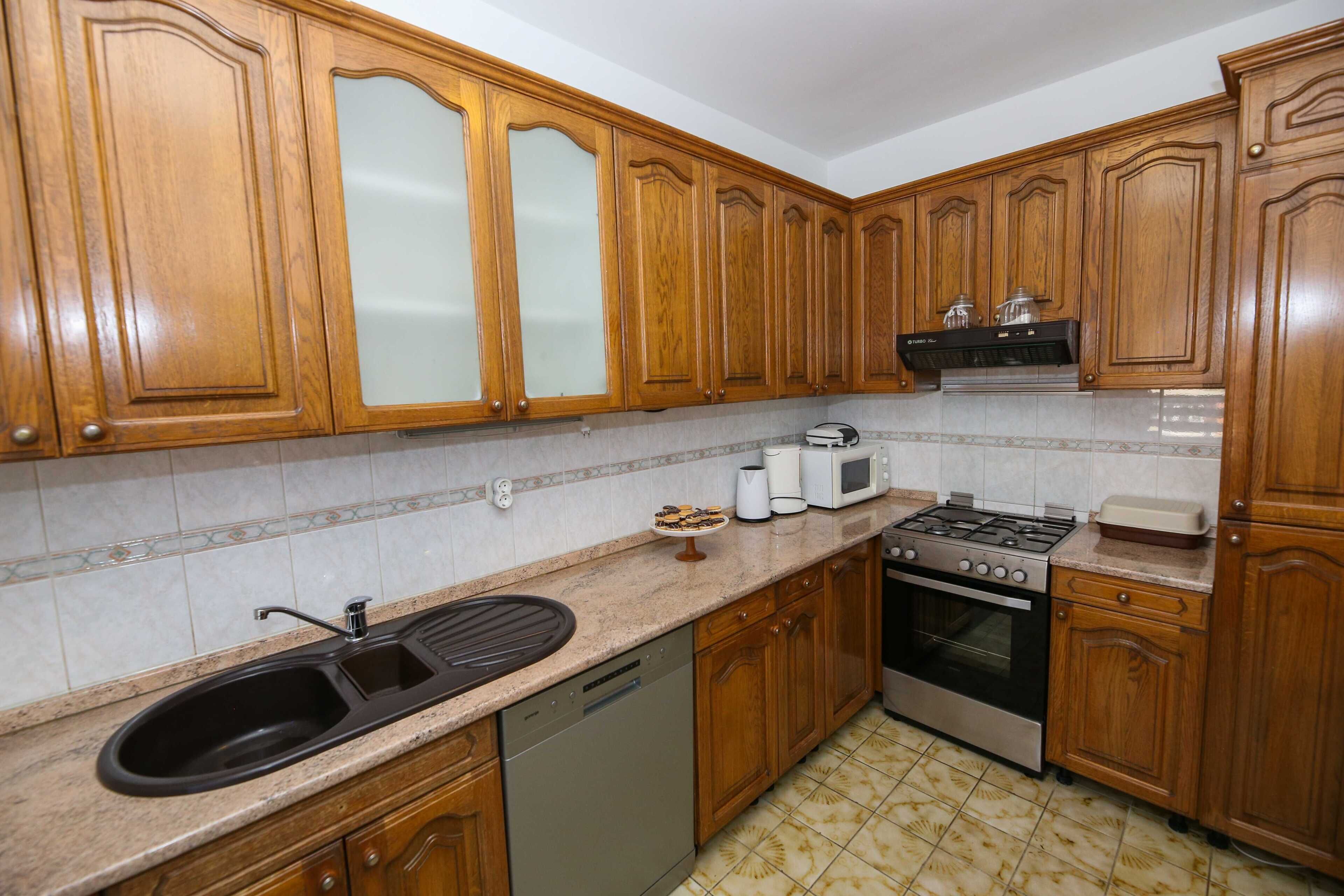 Apartamento (Three Bedroom Apartment with Terrace ) | Cozinha privada | Um frigorífico 