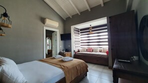 Roupa hipoalergénica, camas de colchão viscoelástico, minibar 