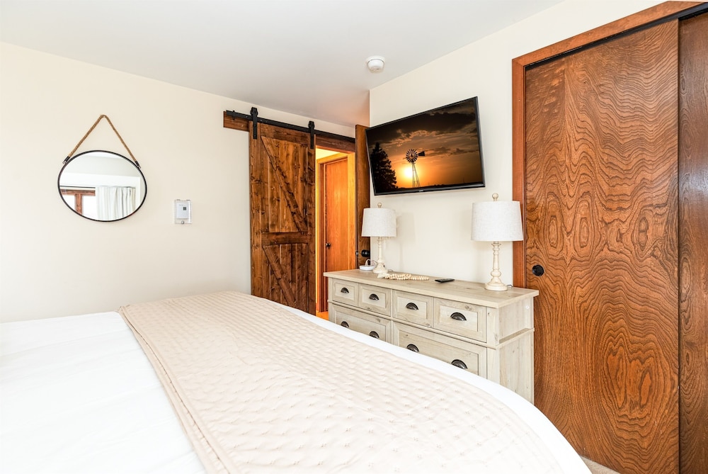 3br Ensuites | Access To Pool, Pickleball, Lake & More | Walk To Golf & Spa - Galena, IL