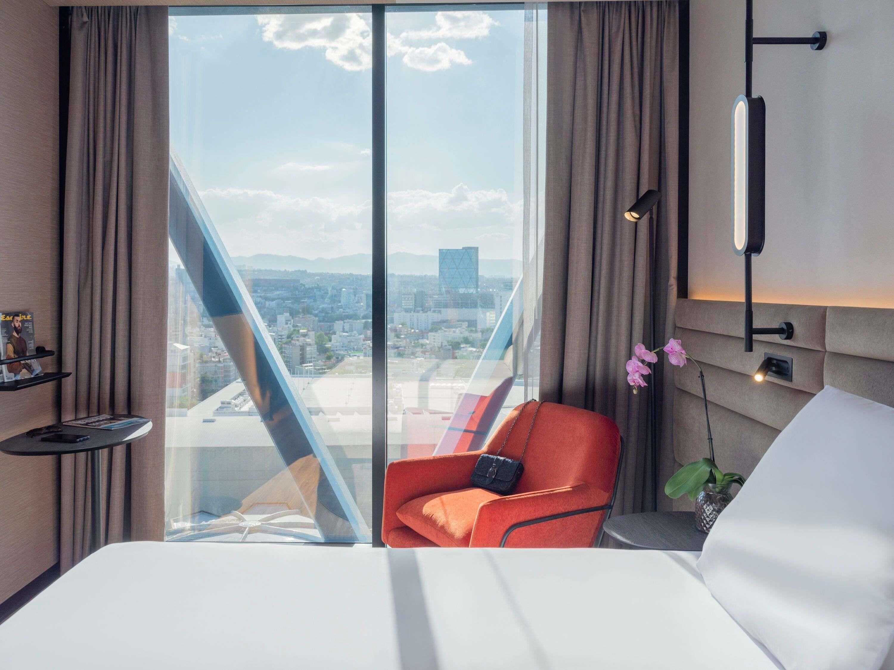 Minibar, cofre no quarto 