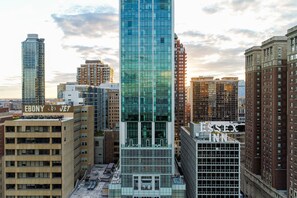 Sentral Michigan Avenue, Chicago: Info, Photos, Reviews | Book at ...