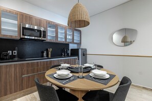 Executive Apartment with Balcony | Sala de jantar