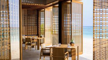 5 restaurantes: opção de café da manhã, almoço e jantar