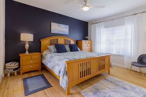 Recently Renovated, Fabulous Condo! W/ Plaza Views This Is Luxury At Its Finest - Naples, FL