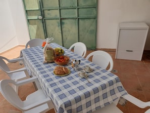 Casa, 2 quartos, varanda | Opções para refeição