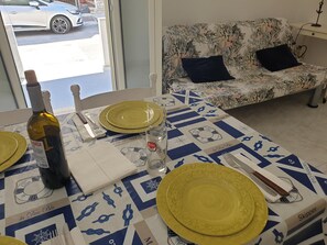 Casa, 2 quartos, varanda | Parte interna