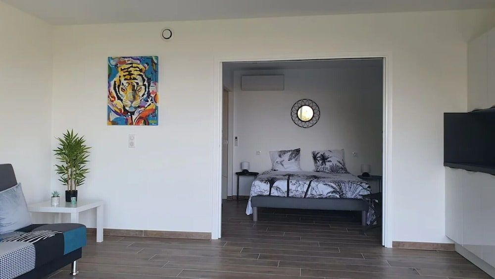 Rez-de-jardin (Appartement) - Vue Mer: ★★★★ (Classement Touristique Officiel) - Porticcio