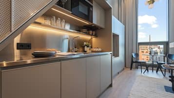 Estúdio Cidade | Cozinha privada | Um frigorífico, um micro-ondas, uma placa de cozinha