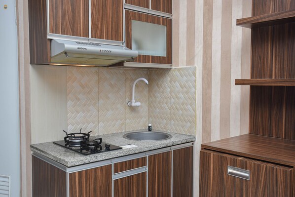 Quarto | Cozinha privada | Geladeira, cooktop, talheres/pratos/utensílios de cozinha