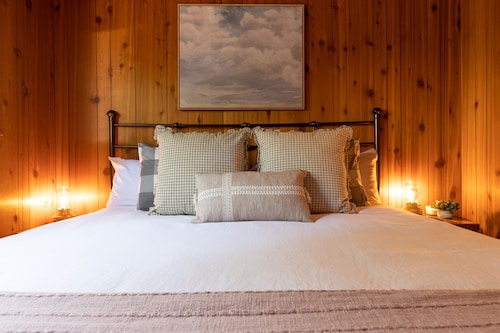 Bunk House Cabin - Green Valley Lake Getaway For The Whole Family! - Running Springs