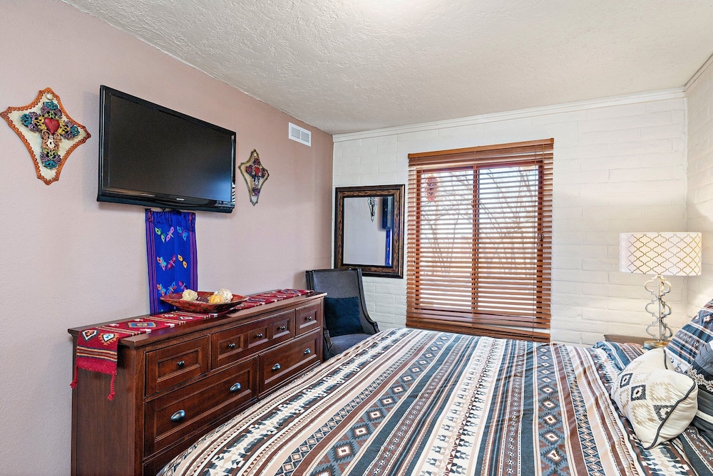 Cozy Condo A Few Blocks From Santa Fe Plaza @ Fort Marcy - Santa Fe, NM