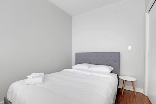 Granville Street Condo - Vancouver City Center - Vancouver