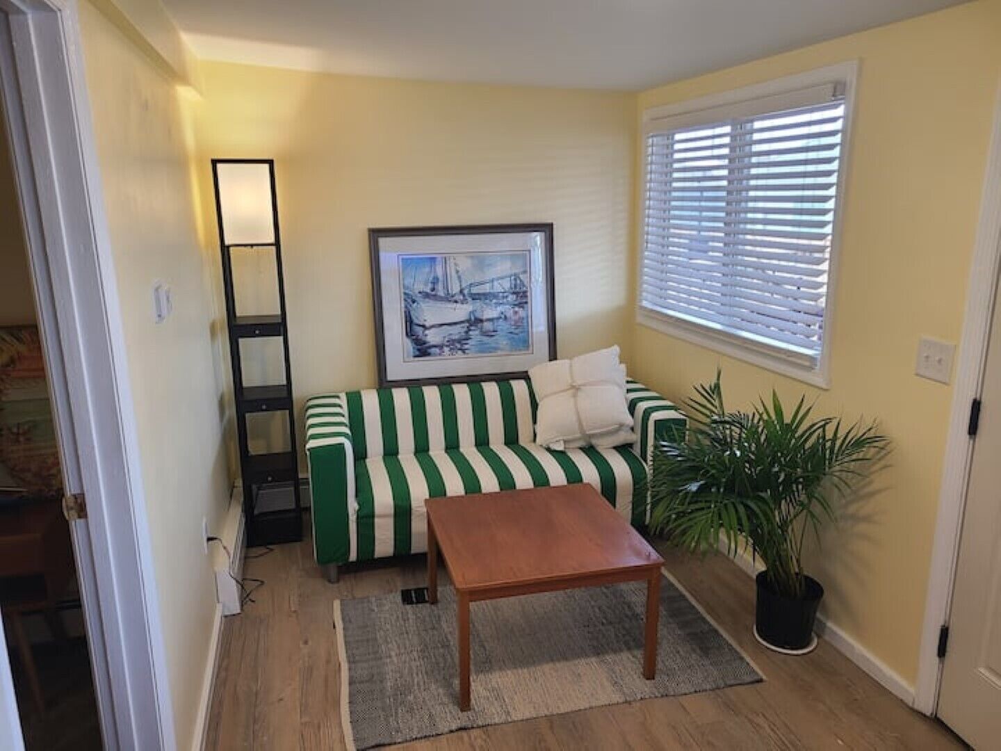 Beachfront 1br Waterviews With Deck Private Beach - Red Bank, NJ