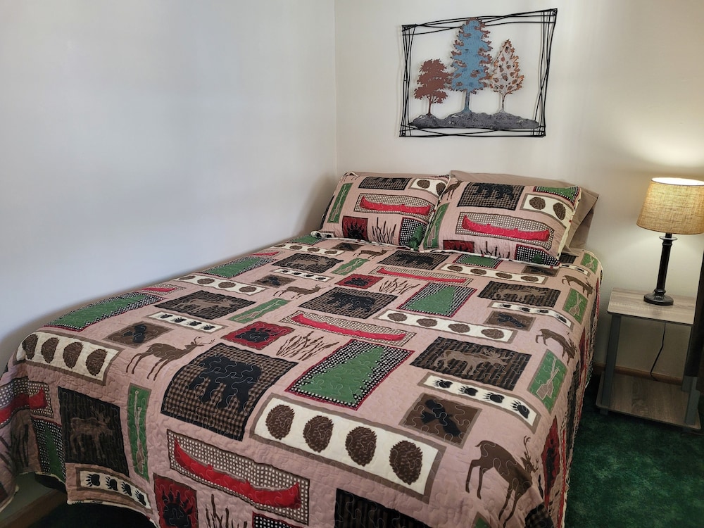 Castaways Cottage On Croton Pond #3 - Michigan