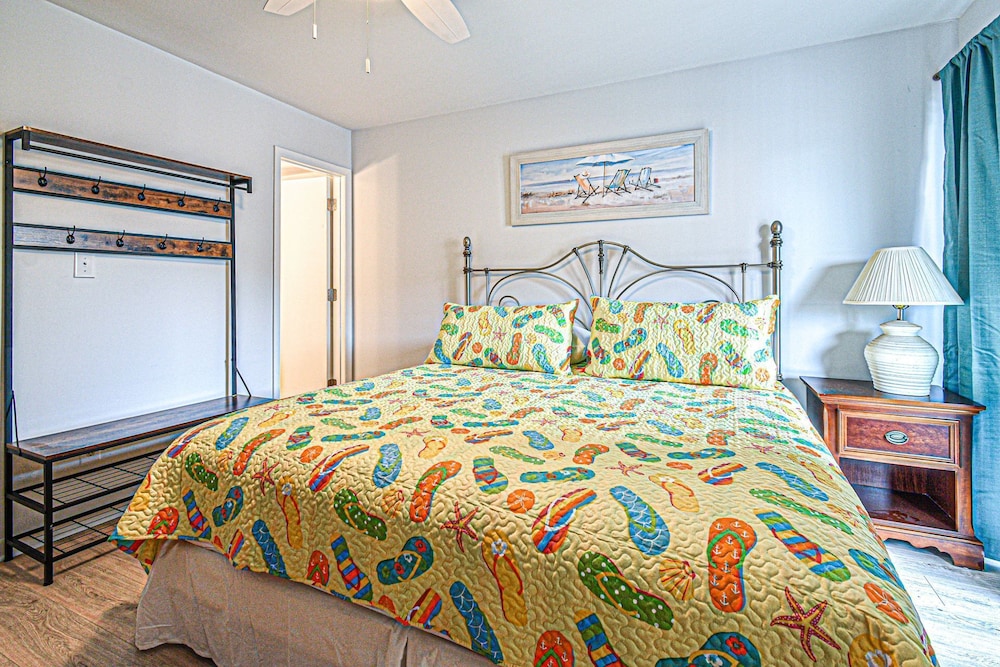 Afterdeck 102 - Two Bedroom, Two Bath Ocean View Condo - Garden City, SC