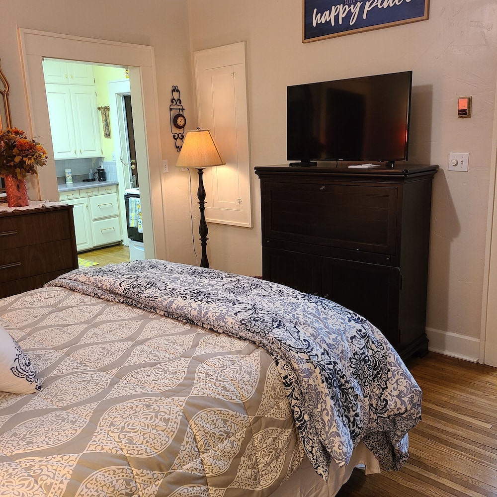 Cozy One Bedroom Apartment In Historical District - Amarillo Zoo, Amarillo