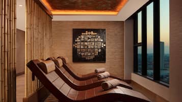 Sala(s) para tratamentos a casais, sauna, banheira de hidromassagem