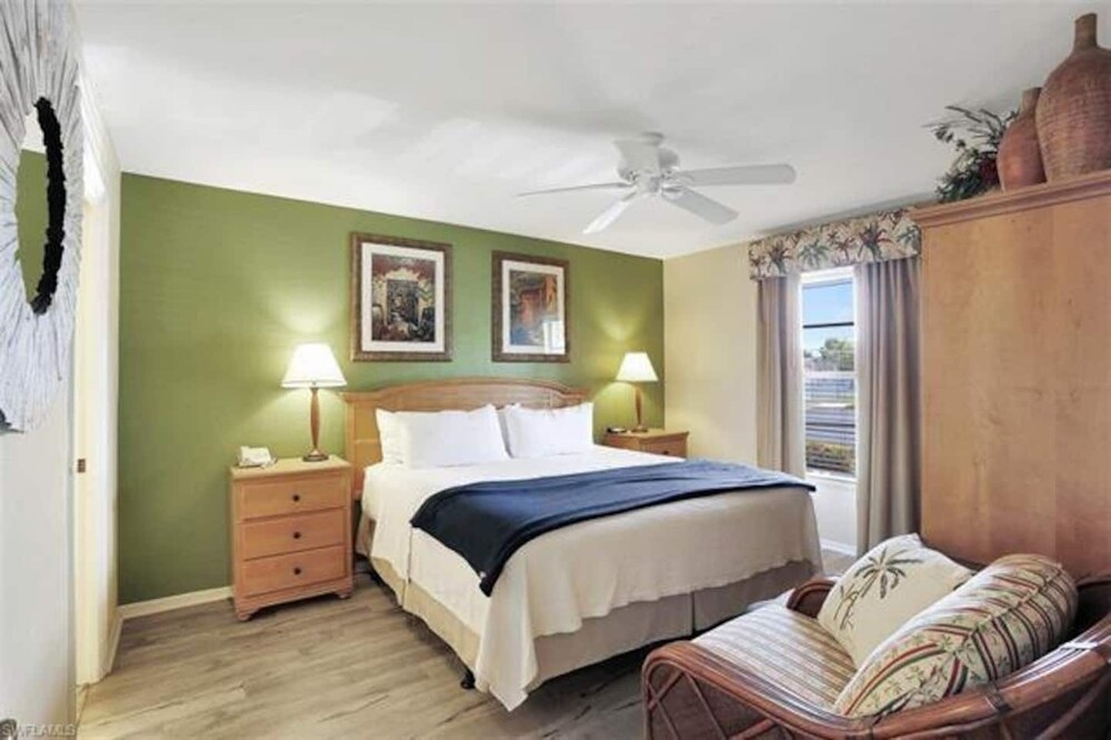 Naples Resort Living At Its Finest . - Naples, FL