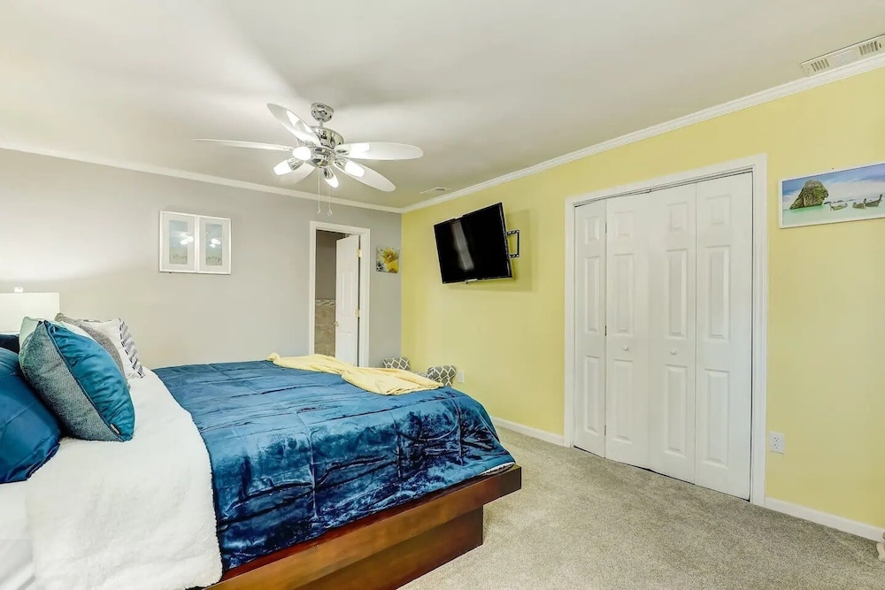 Luxe Private Getaway Near Downtown Savannah! - Savannah, GA