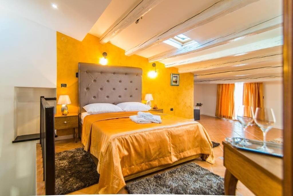 Quarto casal ou duplo real | Frigobar, escrivaninha, Wi-Fi de cortesia, roupa de cama