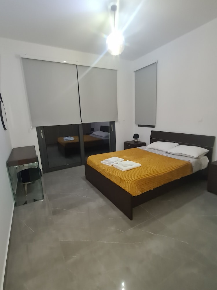 Modern Luxury Villa Near Lachi - Полис
